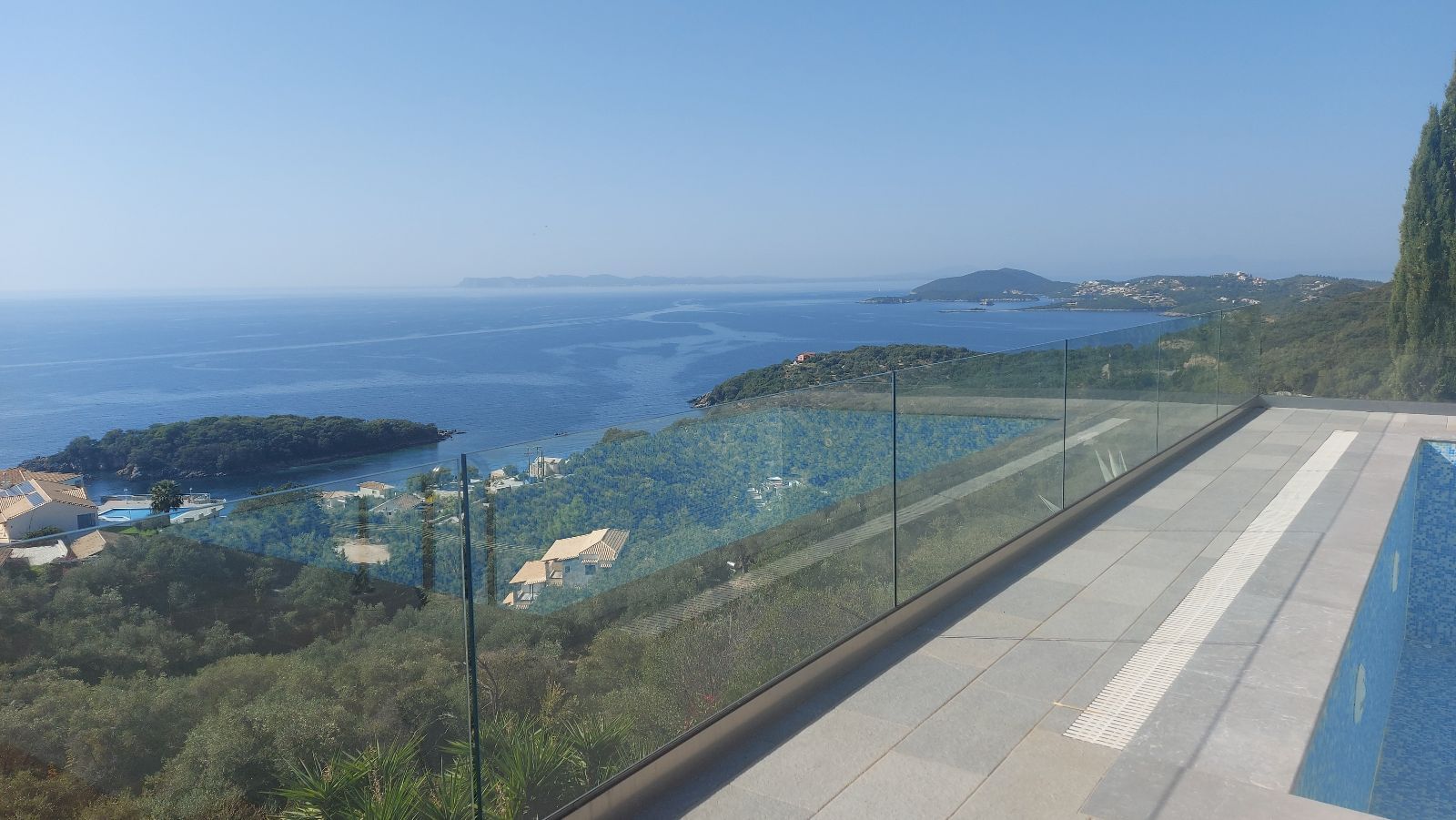 ΠΟΛΥΤΕΛΗΣ ΒΙΛΑ 130 ΤΜ ΣΥΒΟΤΑ