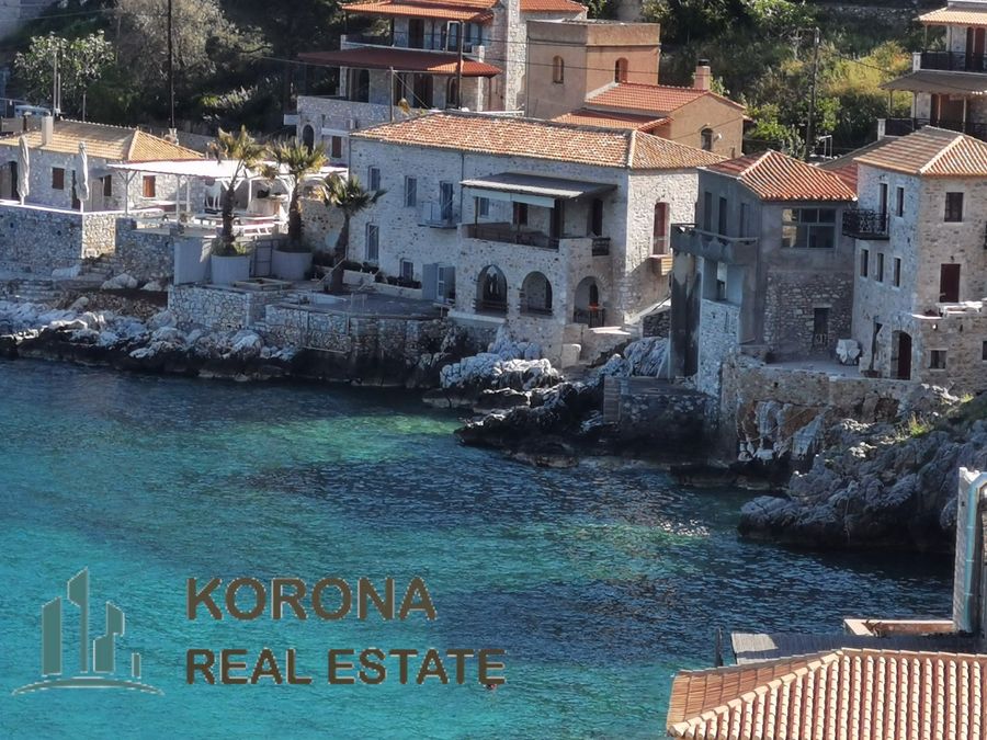 ΑΚΙΝΗΤΟ ΣΤΟ ΛΙΜΕΝΙ