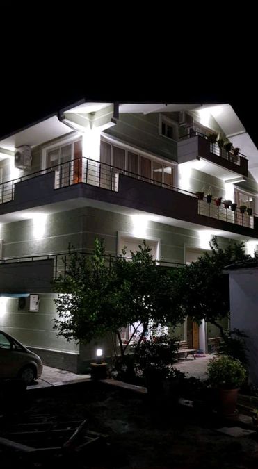 Shitet Vile 4-kateshe. L." JANI VRUHO" - BERAT.