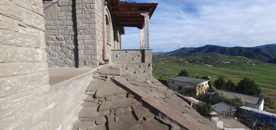 Villa for sale, 1000sqm, 280,000€ - Vertop | Indomio.al