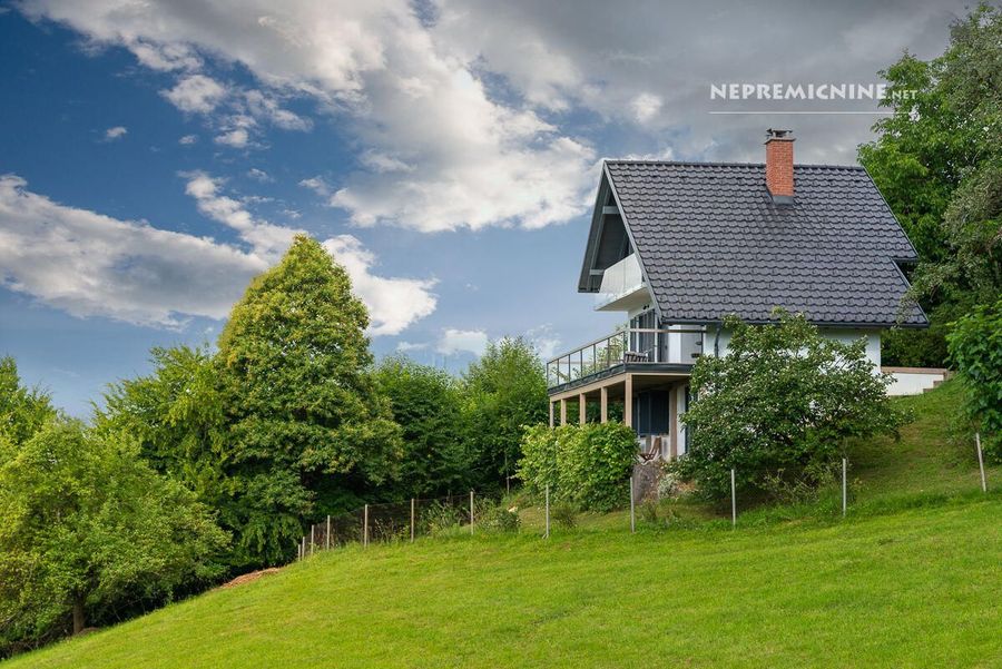 Hiša za Oddaja, 160m², 1.375€ - Apno | Indomio.si