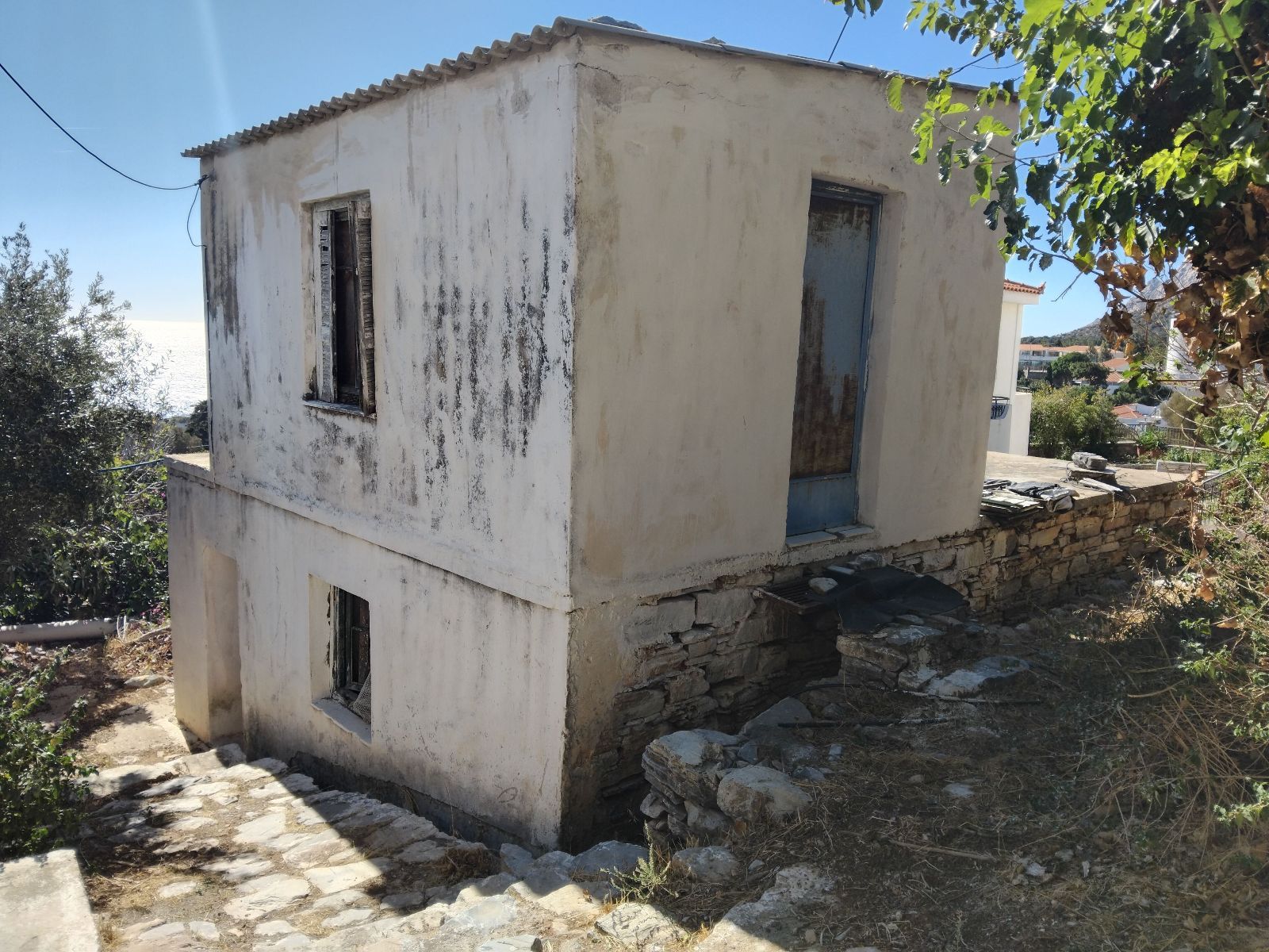 Plot and old house